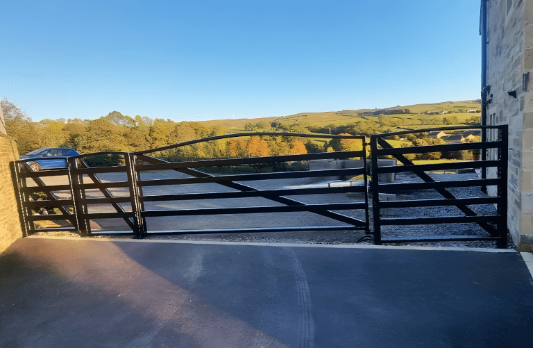 Electric Farmhouse Gates | Estate Gates | North Valley Forge