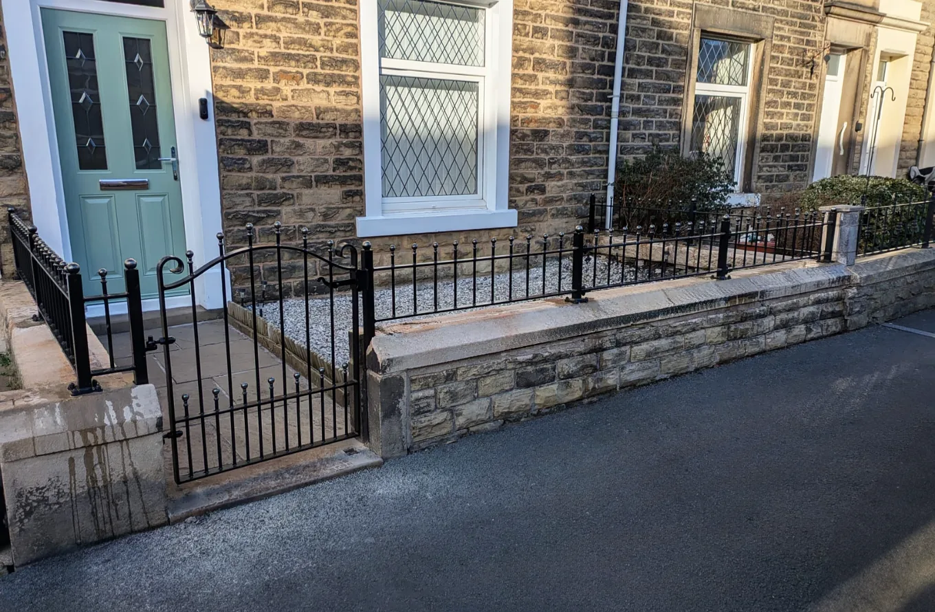 Wall Top & Garden Railings | North Valley Forge