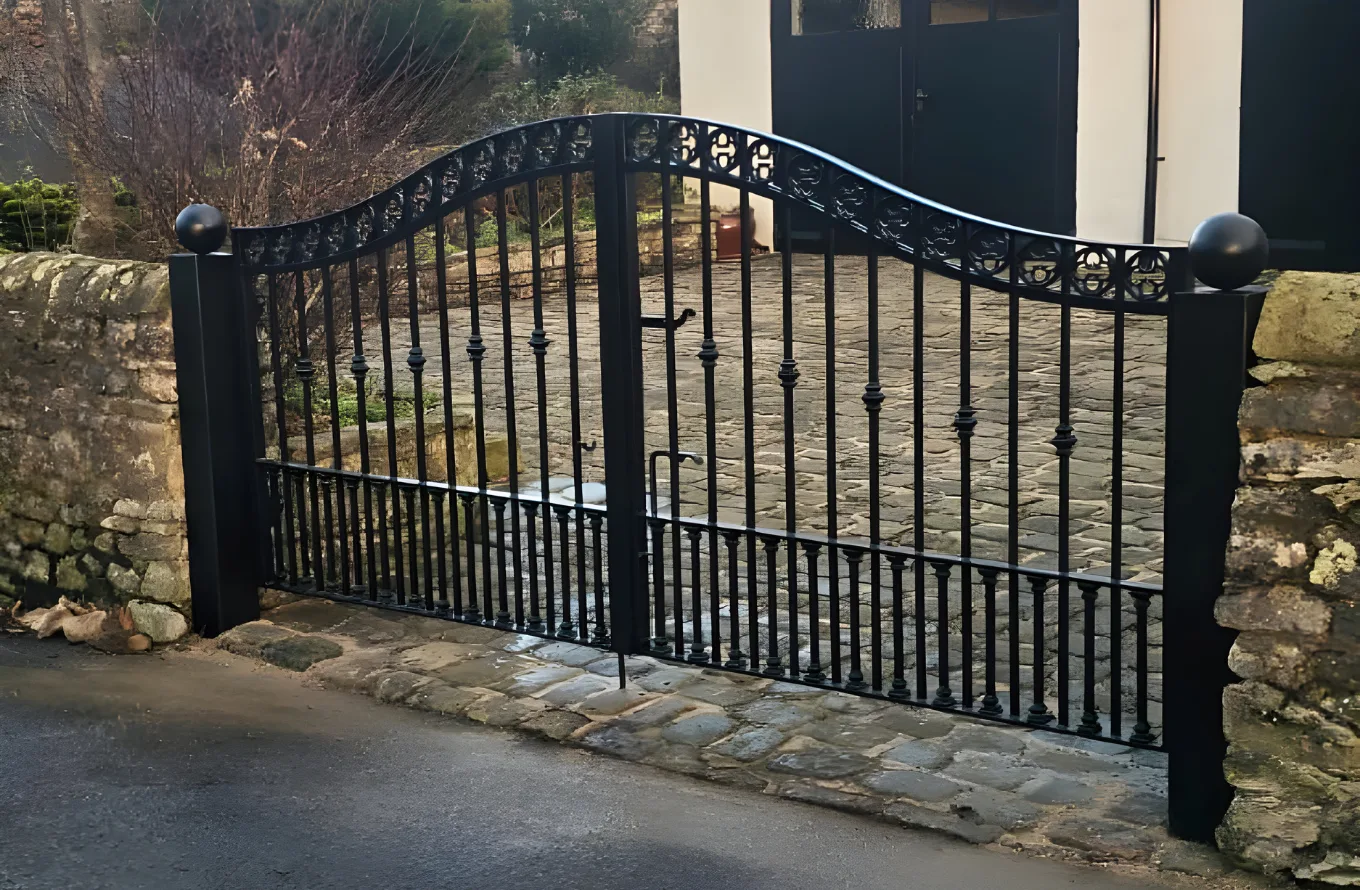 Estate Gates | Small Driveway Collection | North Valley Forge